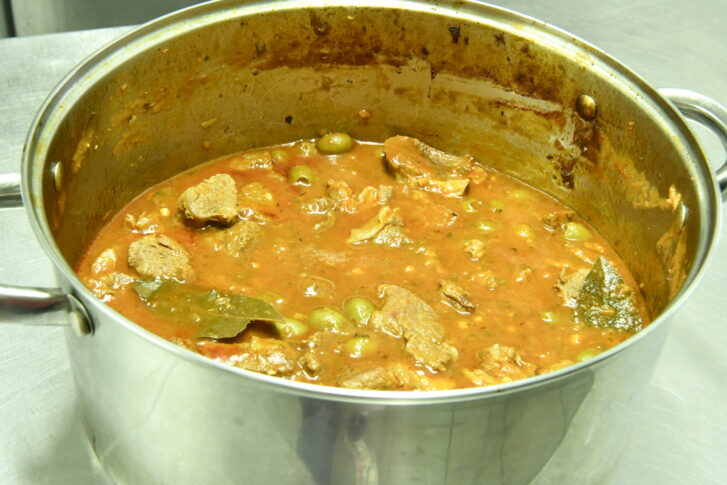 Sauté De Veau Aux Olives Corse La Recette Pour 6 Personnes